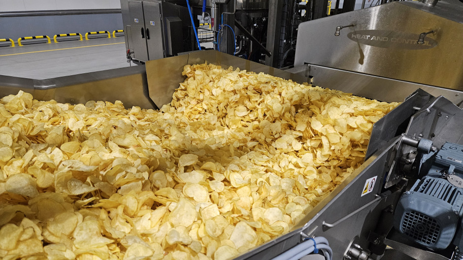 Tak powstają chipsy. Robią je roboty