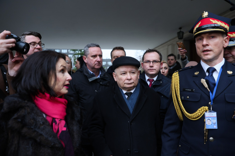 Awantura pod Sejmem. Mariusz Kamiński i Maciej Wąsik próbowali wedrzeć się do środka