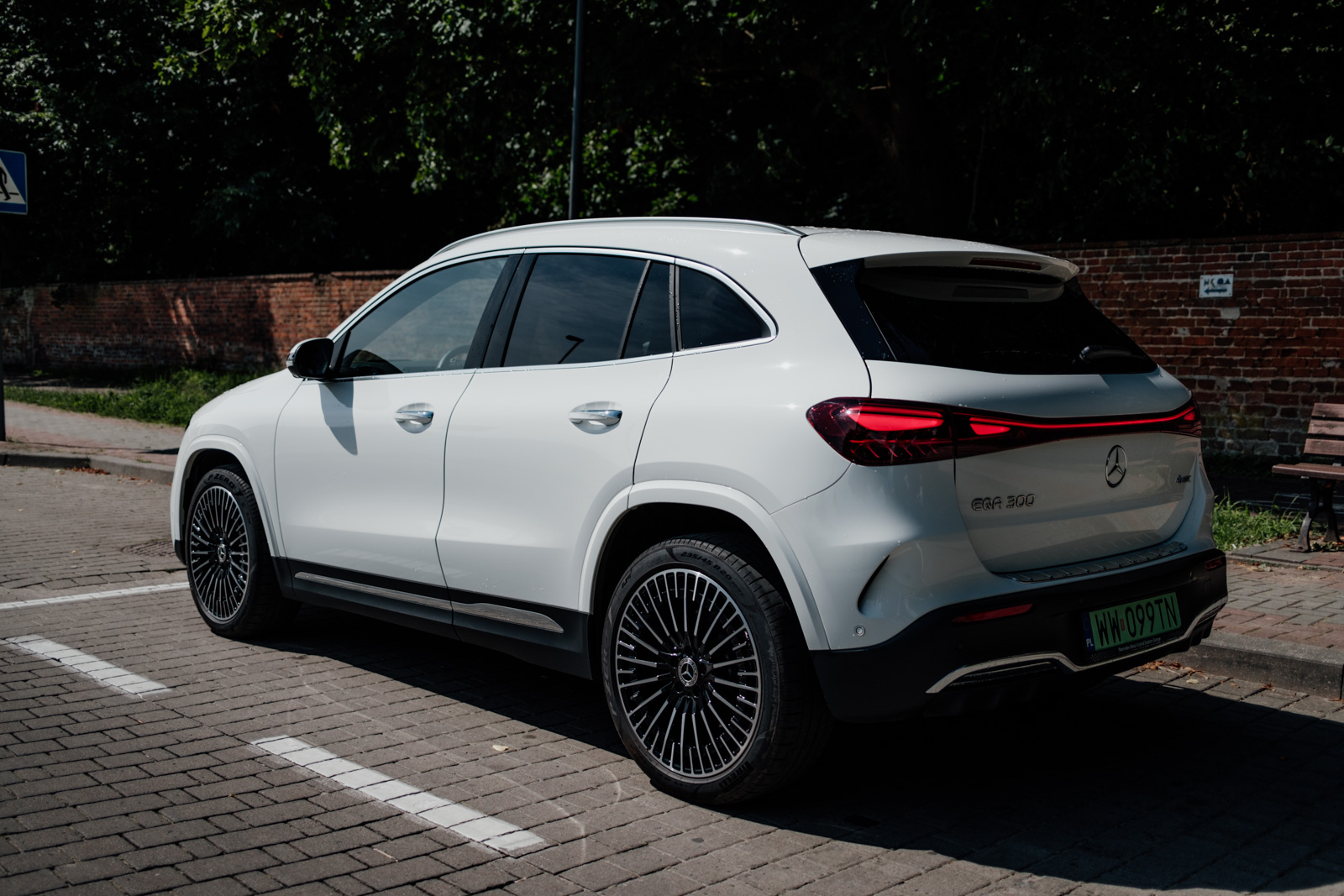 Mercedes EQA – test. Czy warto kupić najtańszego elektryka tej marki?