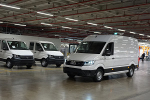 Motoryzacja skazana na import wszystkiego. Europa stoi przed ...
