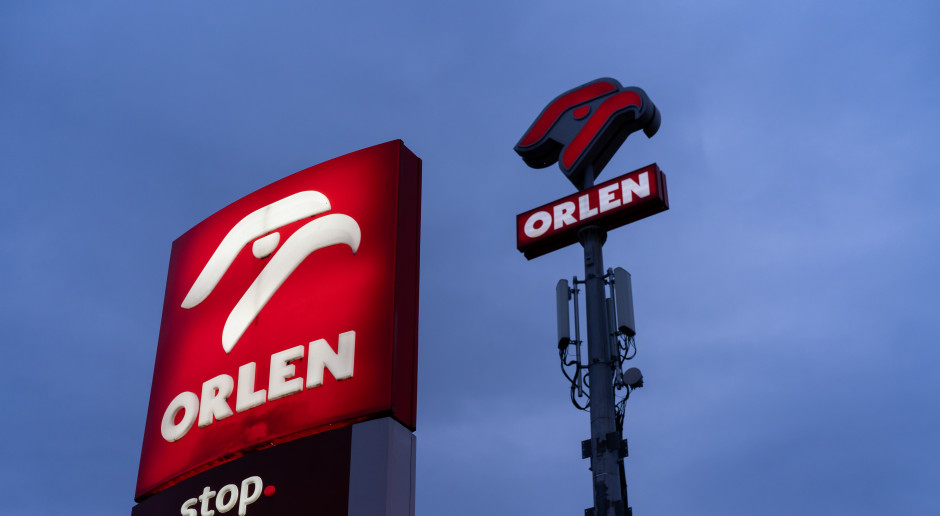 Orlen mocno odczuł spadek cen ropy. Wartość giganta zmniejszyła się o ...